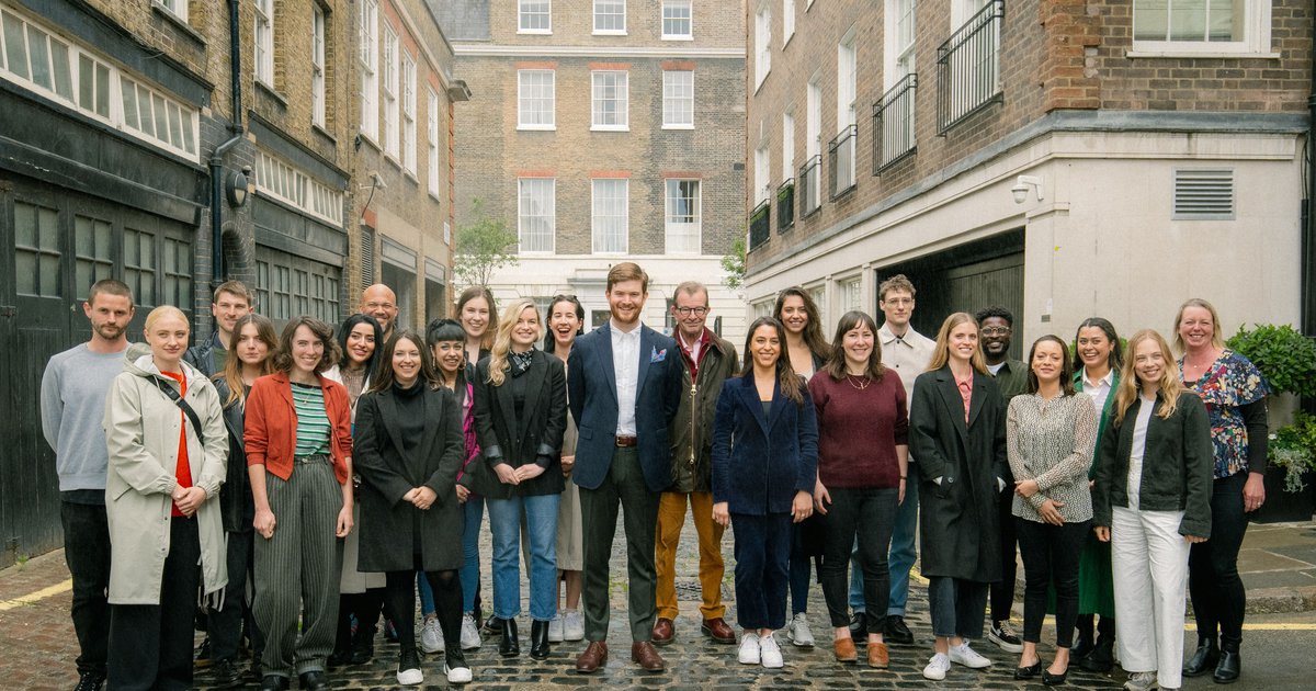 About Us | Art Consultants | Artiq